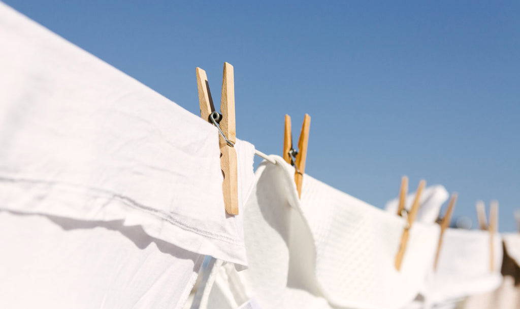 How To Make Your Yellowed Sheets White Again (And What To Do and Not W ...