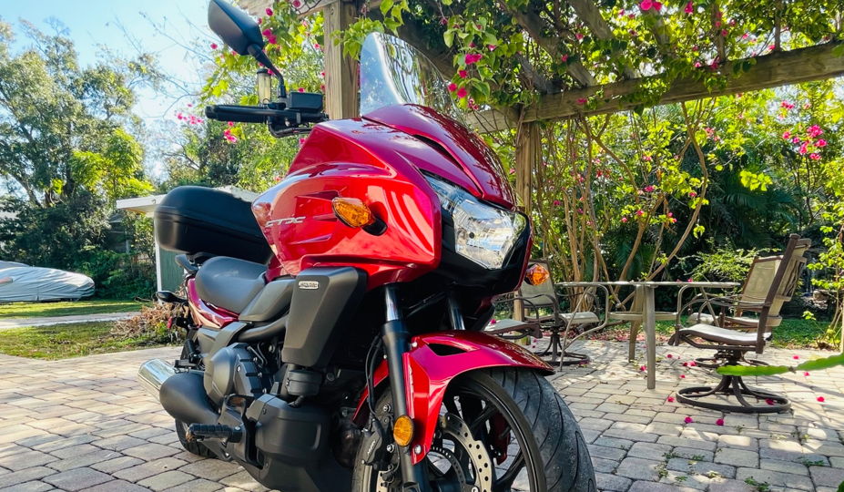 HONDA CTX700D DCT ABS for rent near Tampa, FL - Riders Share