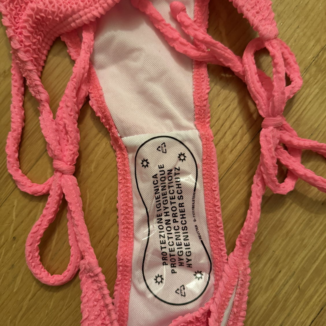 Neon Pink Bikini - CHF 7.00 | Buy on marko