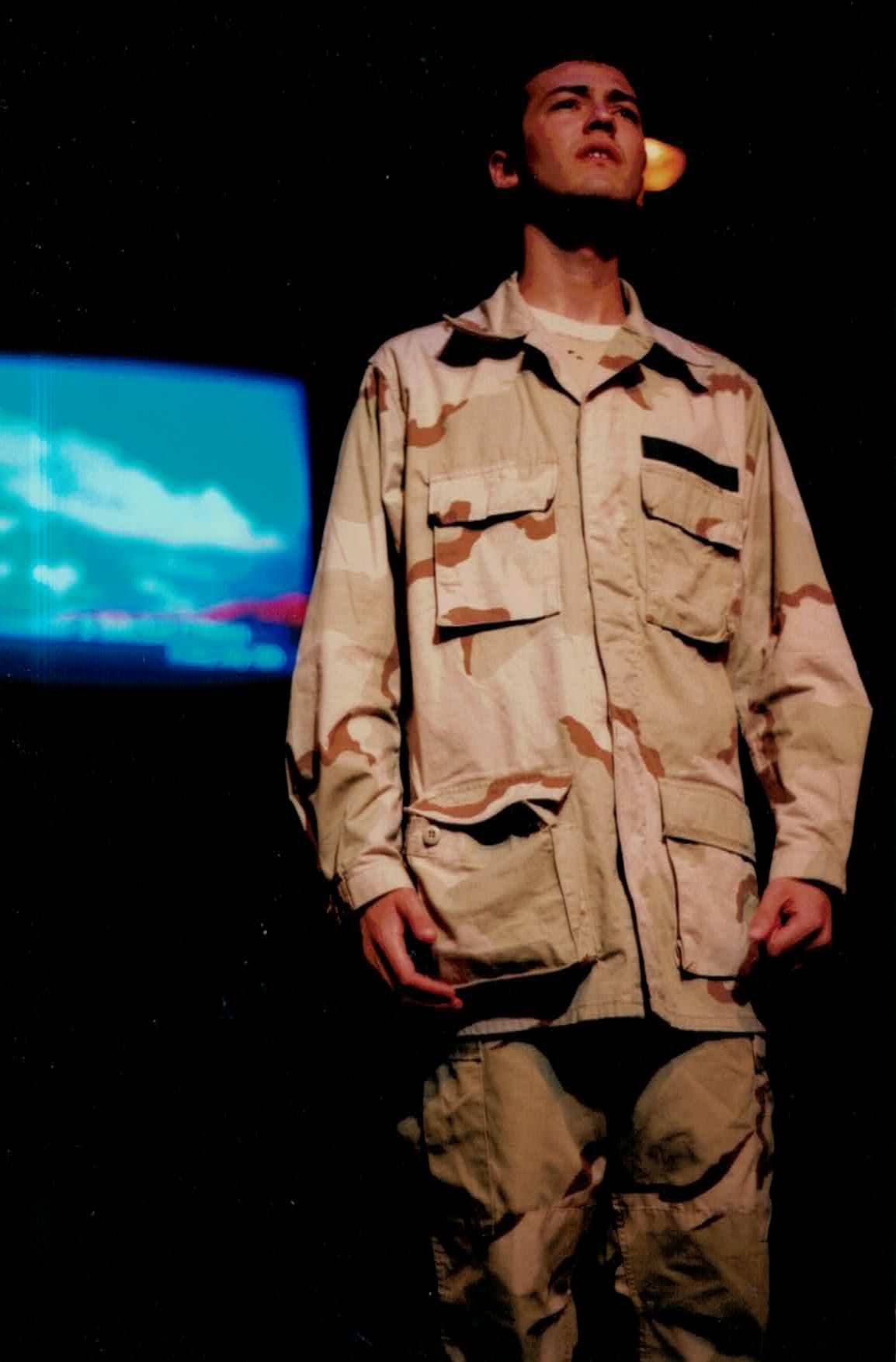 Golden Thread | ReOrient 2004
