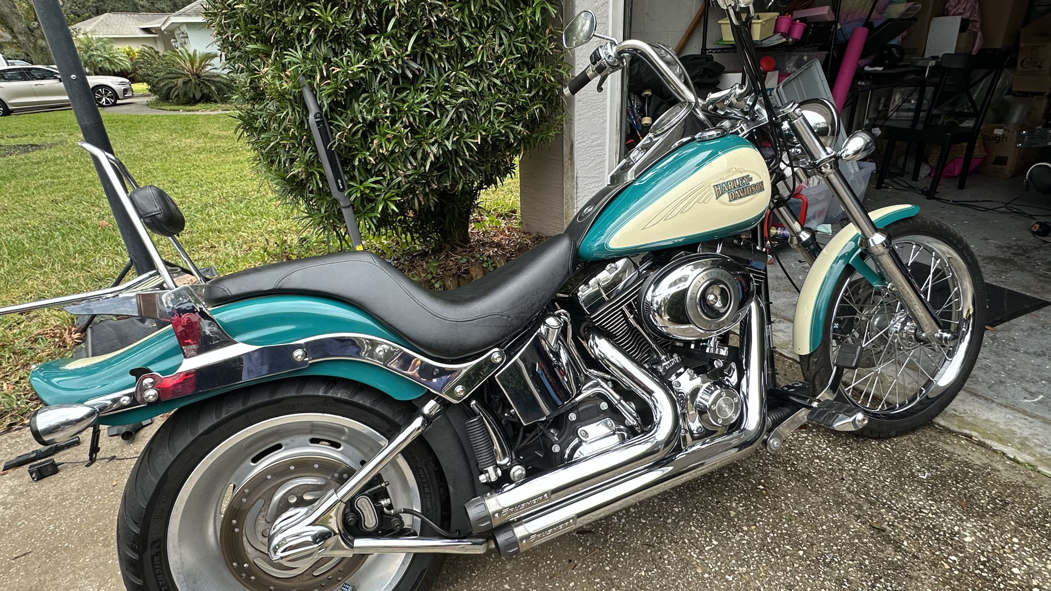 HARLEY-DAVIDSON FXSTC SOFTAIL CUSTOM (TWO-TONE) for rent near Port ...