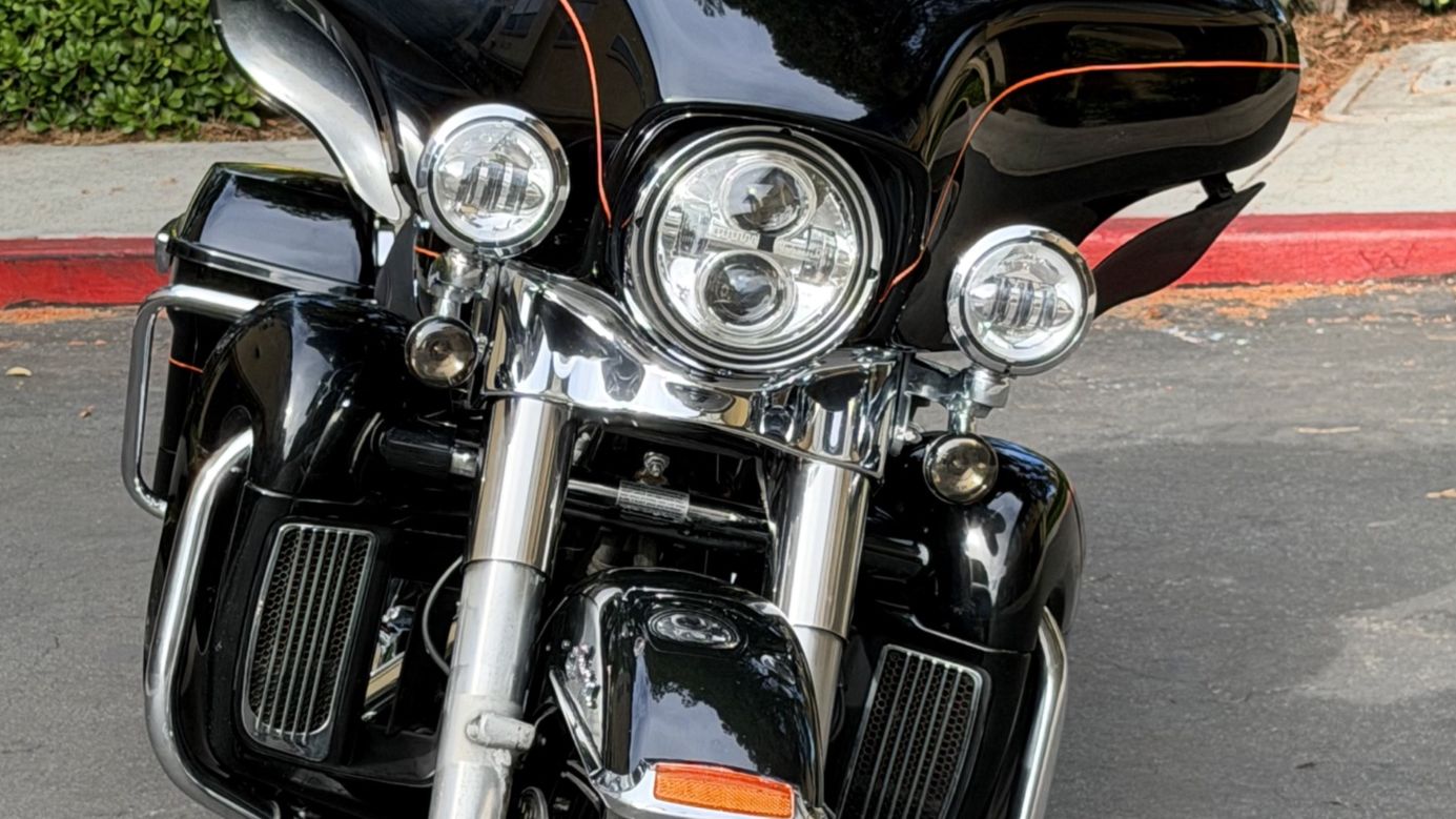 HARLEY-DAVIDSON FLHTCU ELECTRA GLIDE ULTRA CLASSIC (VIVID BLACK) for ...