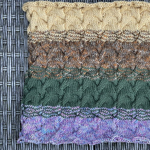 Easy Knitted waves turtleneck scarf Golden