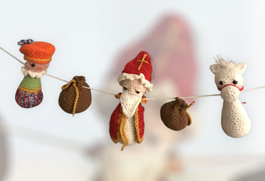 Easy Crochet pattern for Saint Nicholas and Piet bunting/window bunting.