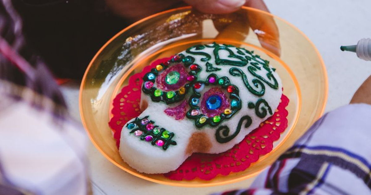 What makes an ofrenda?