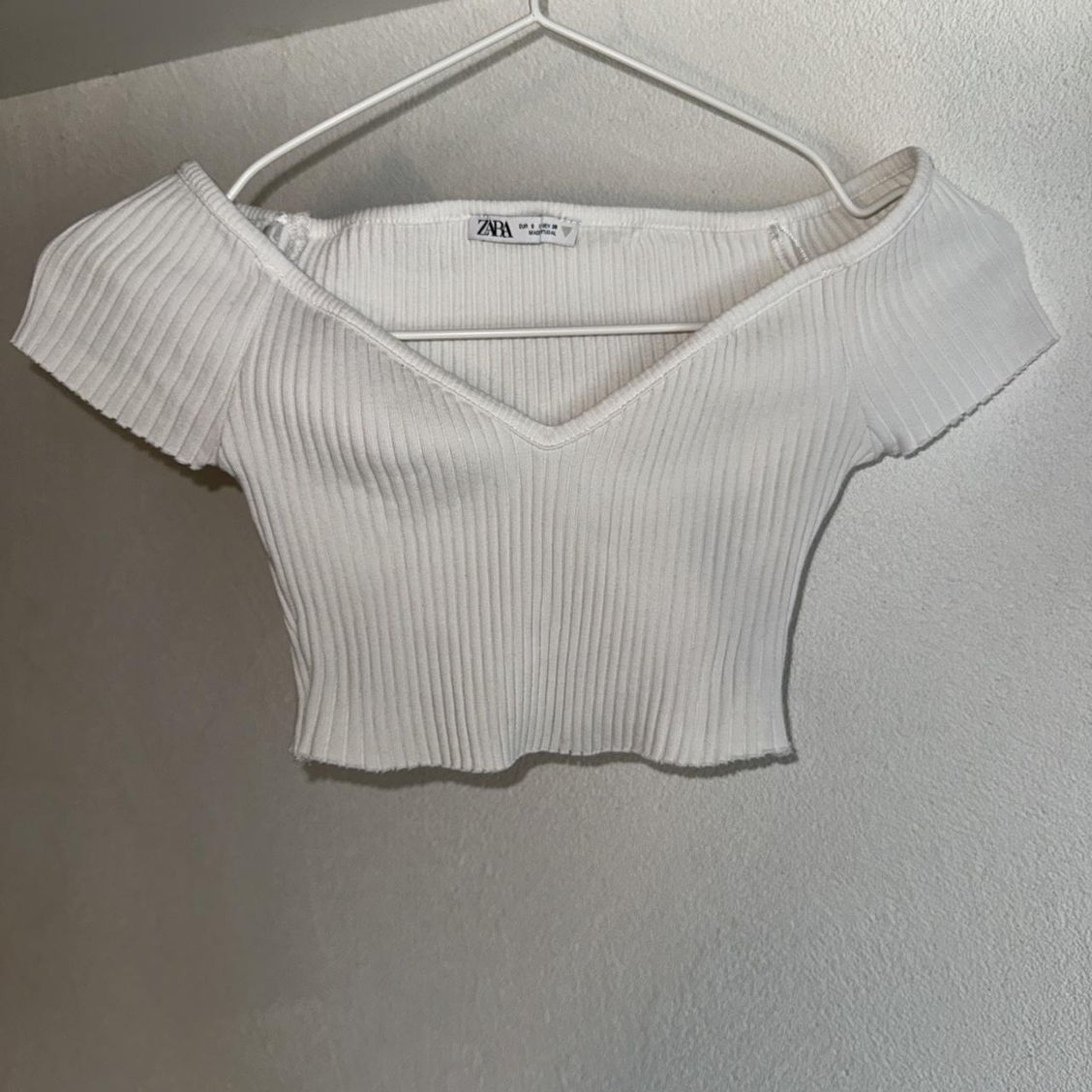 Cute crop top🤍 - CHF 12.00 | Buy on marko