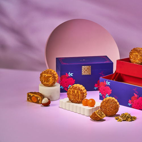 Single Yolk Lychee Lotus Paste Mooncake