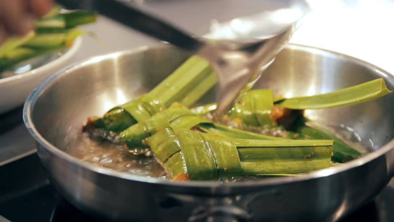 how to boil pandan leaves water