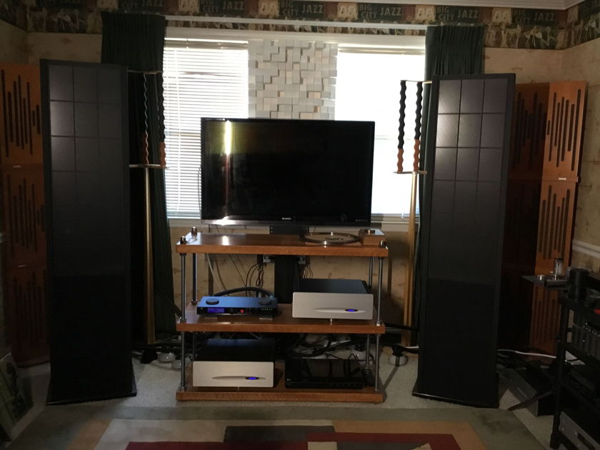 Dennis' Sound Room | Virtual Listening Room
