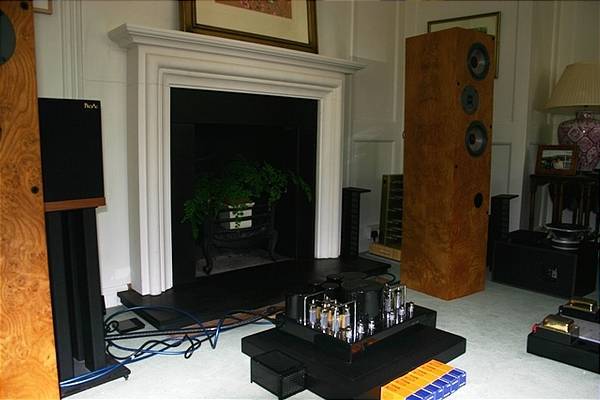 Audio Corner : Zilla | Virtual Listening Room