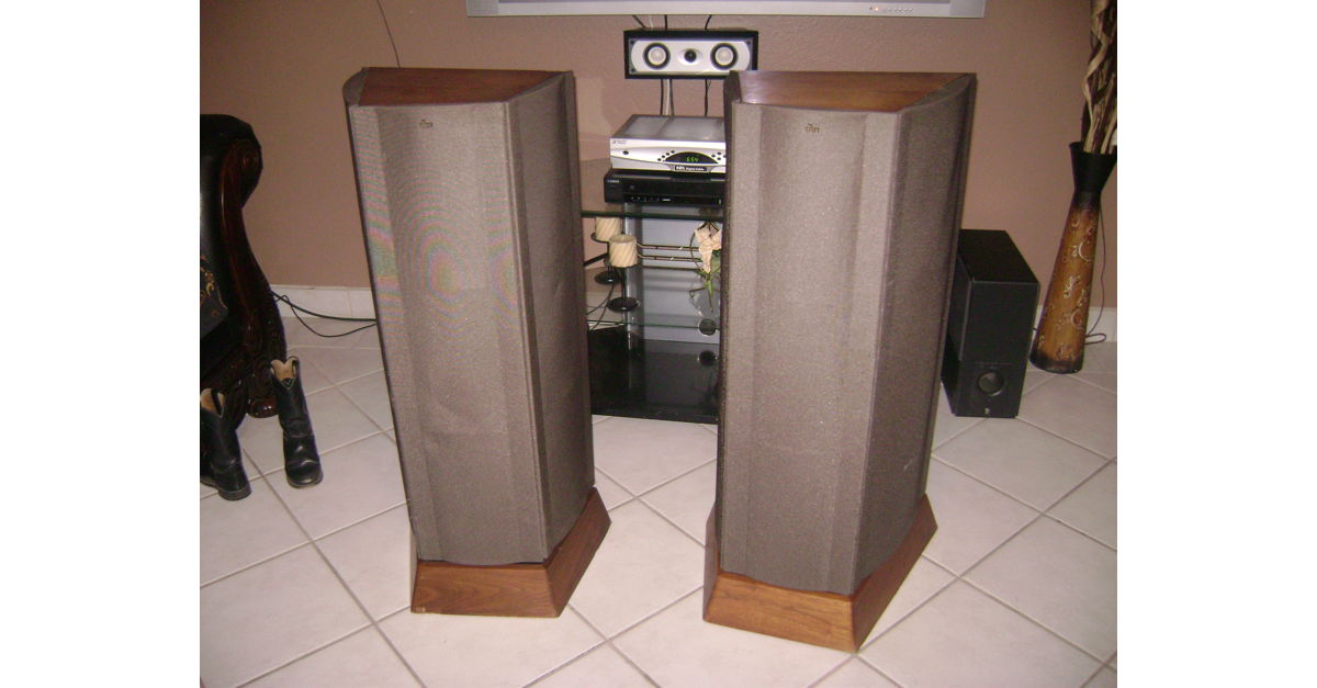 DBX SOUNDFIELD SF-150 VINTAGE SPEAKERS For Sale | Audiogon