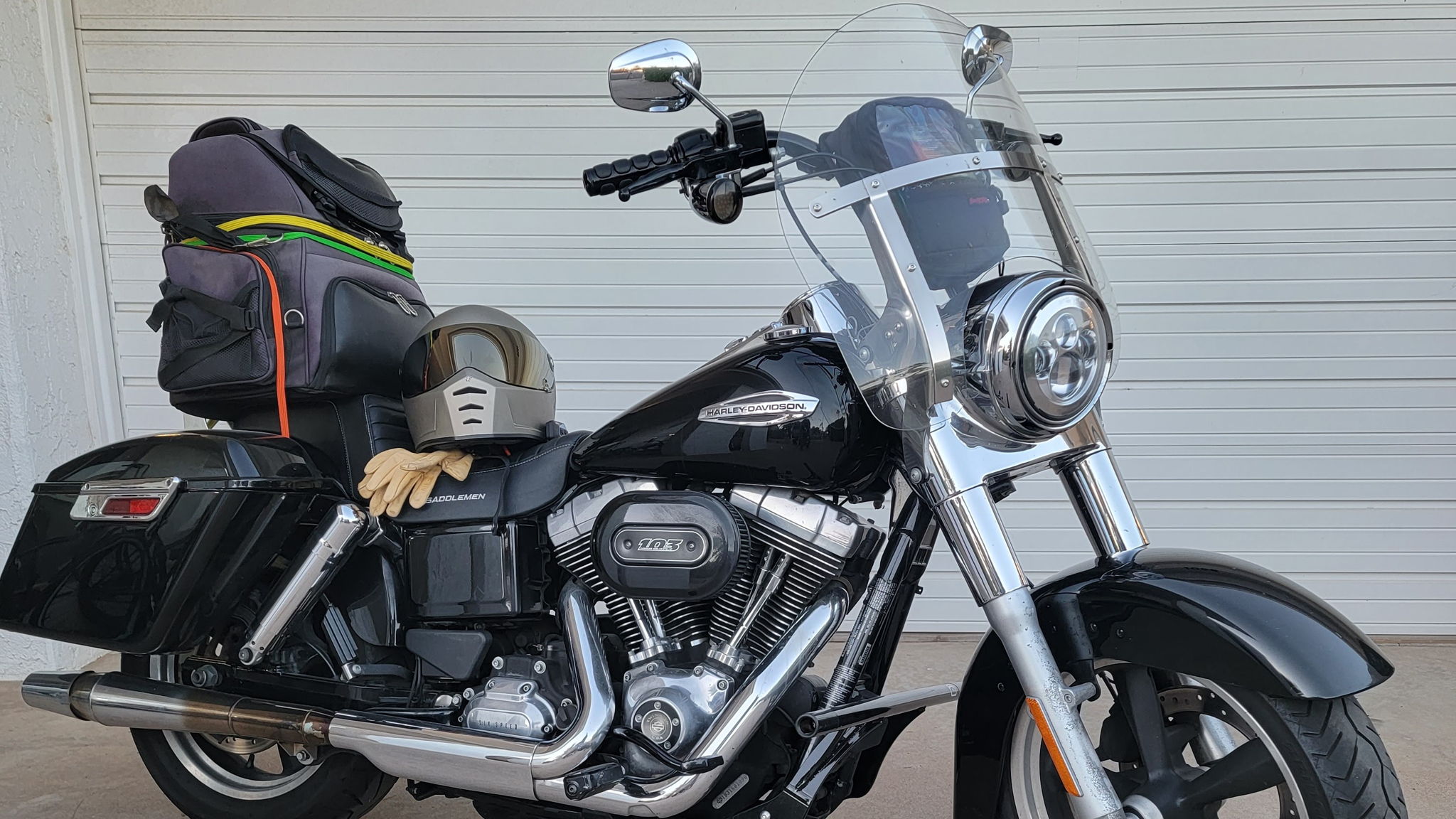HARLEY-DAVIDSON DYNA SWITCHBACK (VIVID BLACK) for rent near Mesa, AZ