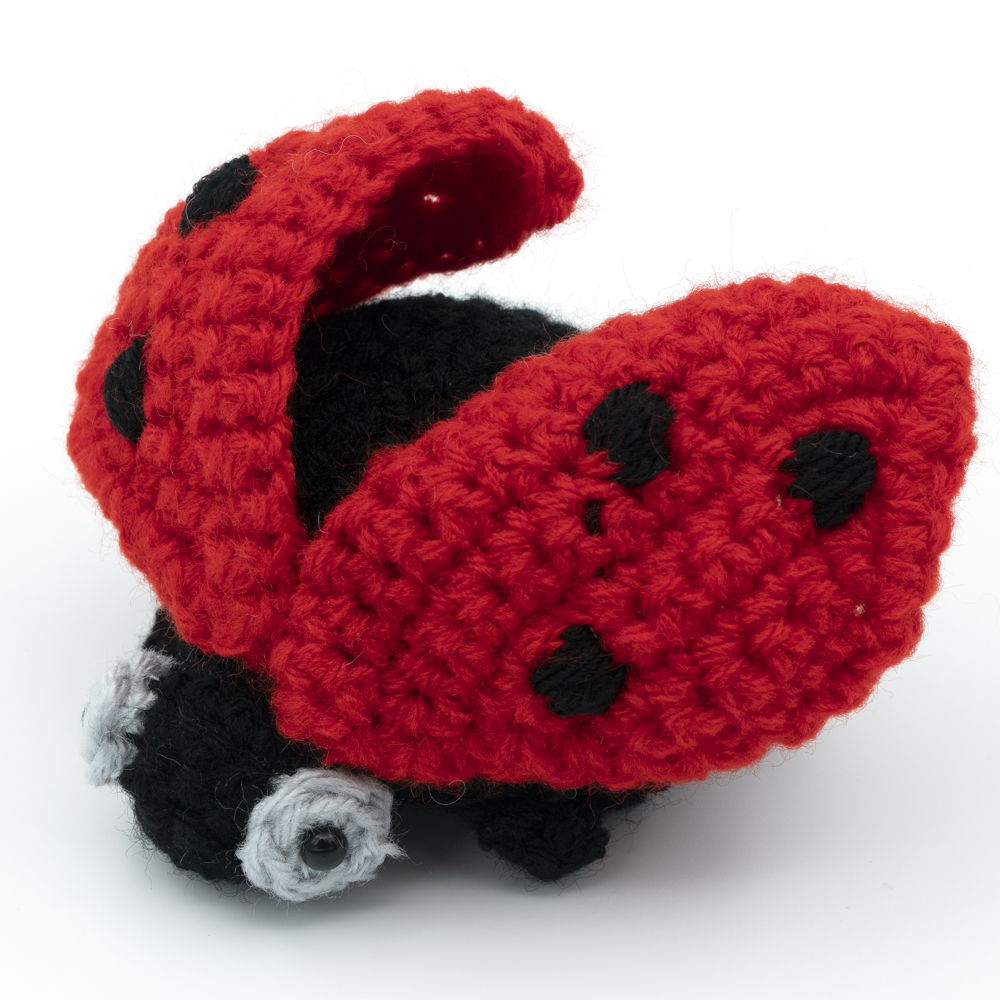 Easy Amigurumi Ladybug crochet pattern