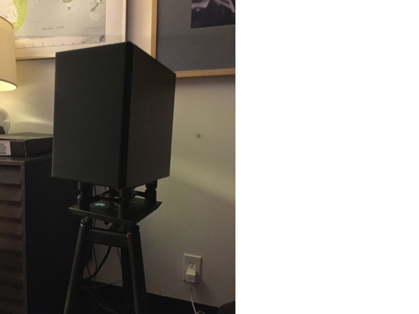Vandersteen VLR-Wood Walnut Less than 50 H... For Sale | Audiogon