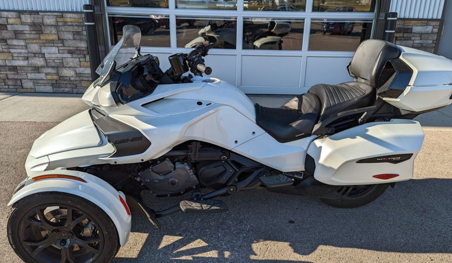 CAN-AM SPYDER F3 LIMITED for rent near Los Angeles, CA