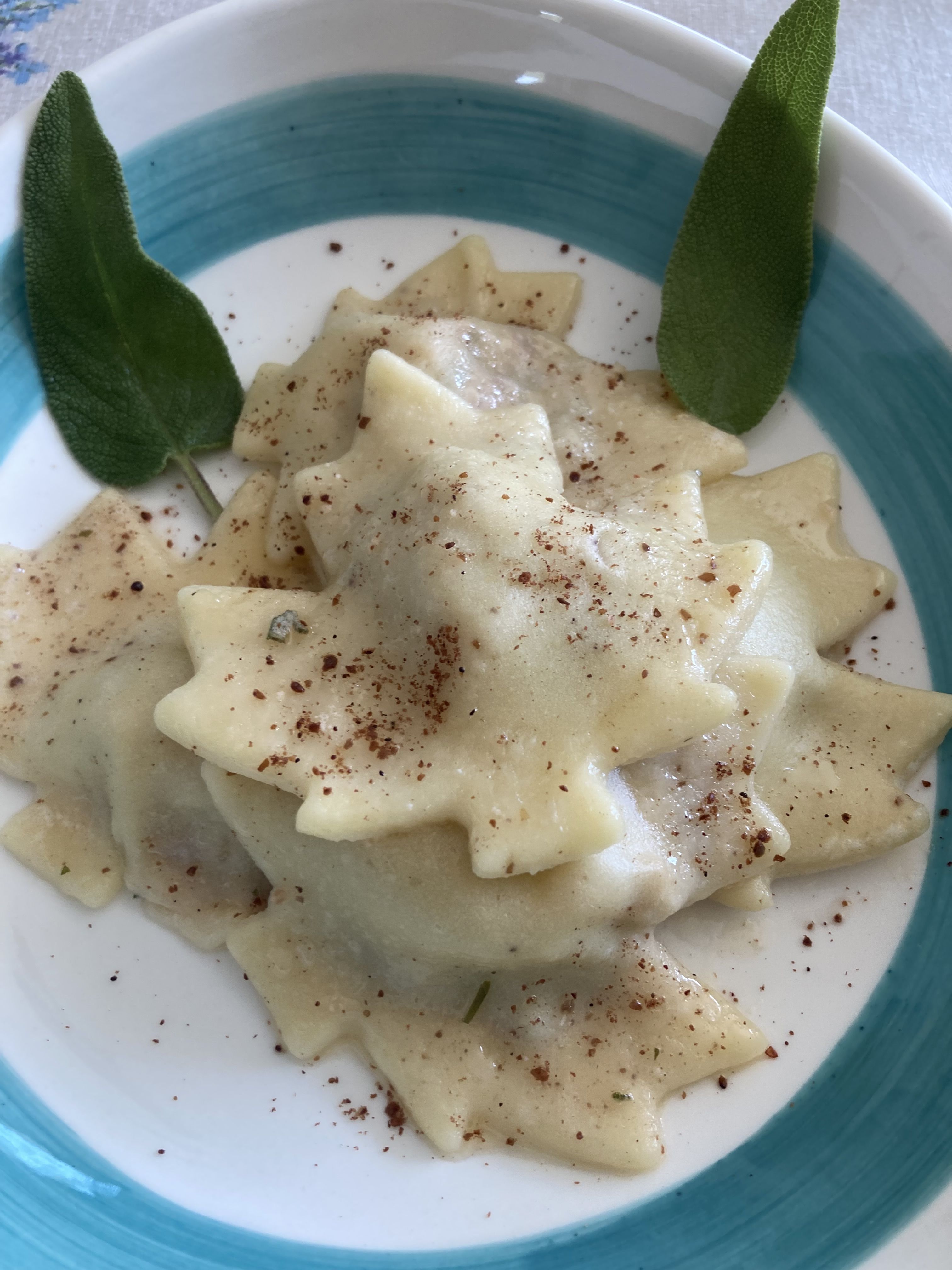 Cooking class on fish ravioli with butter and sage | Cesarine