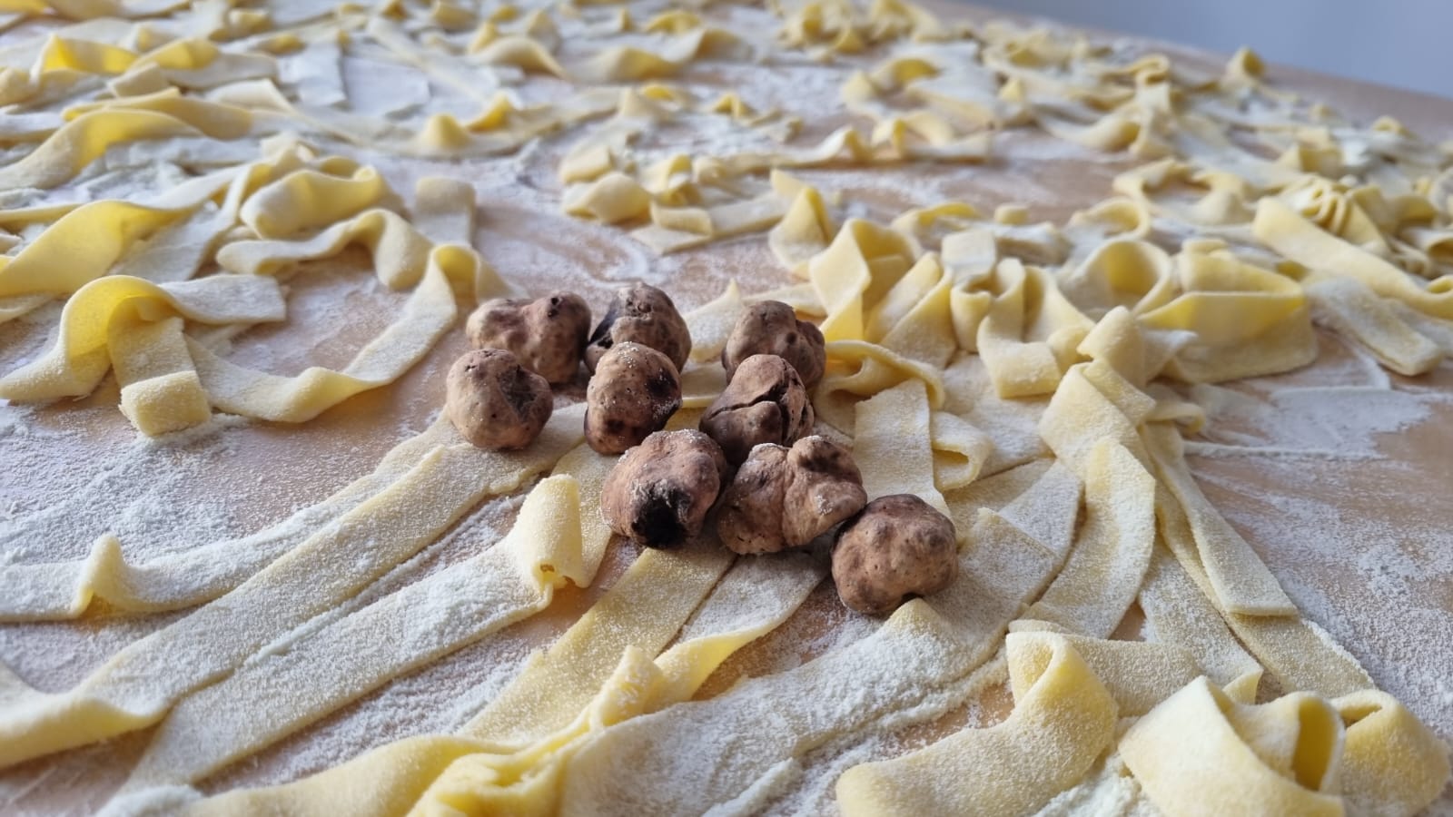 Truffle Tagliatelle: Cooking Class in Tuscany 2026 - Vinci Cooking ...