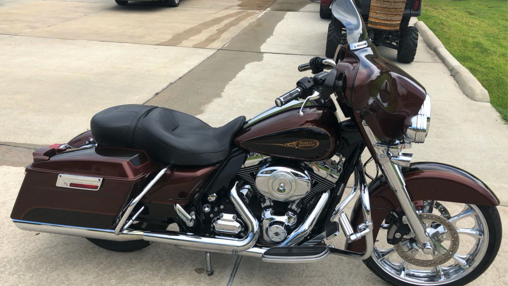 HARLEY-DAVIDSON FLHX STREET GLIDE (LUX COLORS) for rent near Houston ...