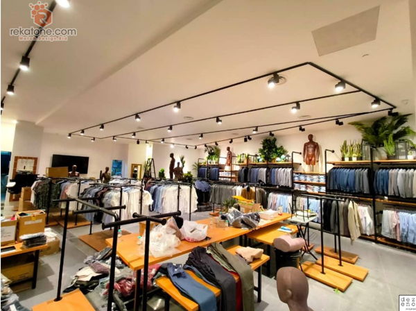 COMMERCIAL RETAIL CLOTH STORE interior design renovation ideas, photos ...