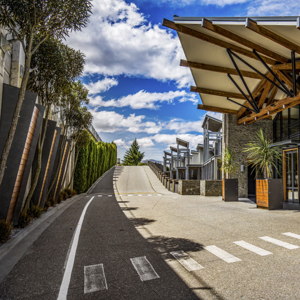 The Rees Hotel, Luxury Apartments & Lakeside Residences