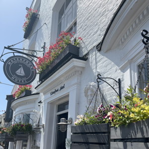 Guest Hub - Waterfront Hotel