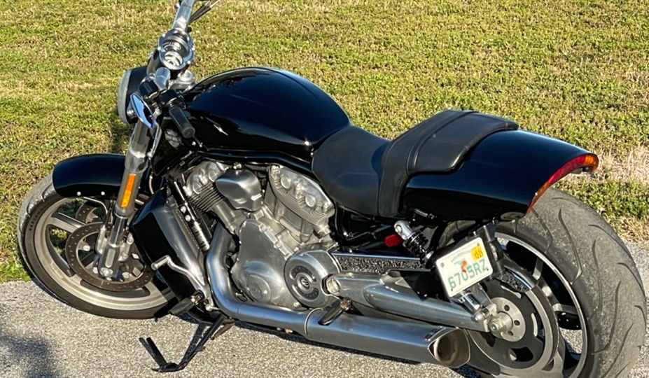HARLEY-DAVIDSON VRSCF V-ROD MUSCLE (VIVID BLACK) for rent near Stuart, FL