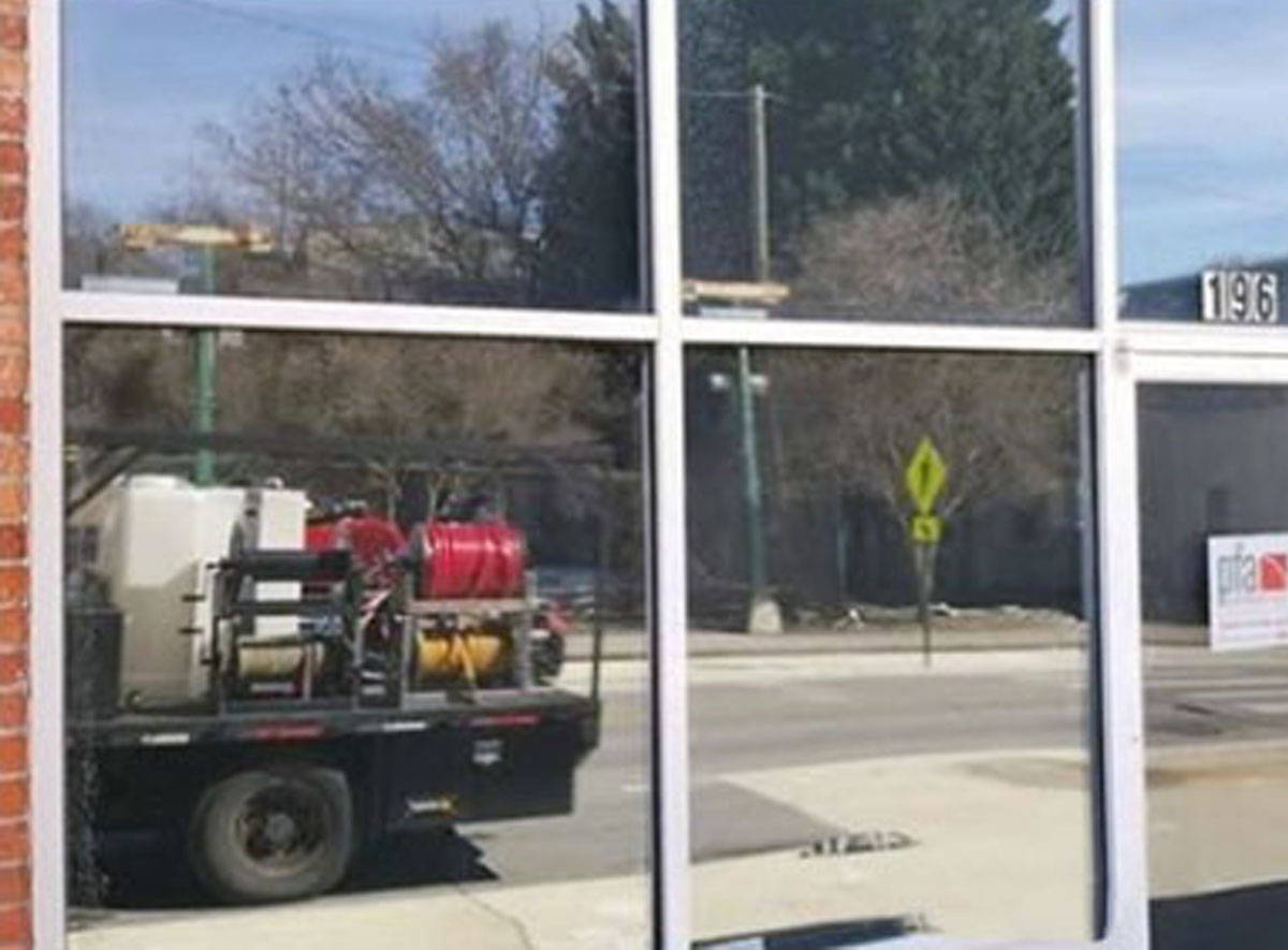 How to Remove Spray Paint from Glass? – World's Best Graffiti Removal ...