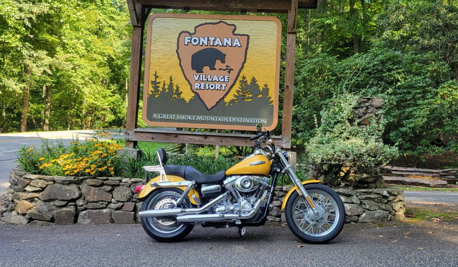 HARLEY-DAVIDSON FXDC DYNA SUPER GLIDE CUSTOM (LUX COLORS) for rent near Maryville, TN