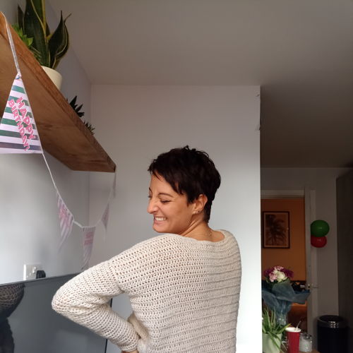 Easy Crochet pattern: Oversized, slouchy sweater crochet pattern