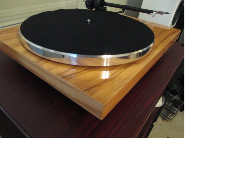 Pro-Ject 1 xpression Carbon Classic ProJect Turntable Beautiful Olive ...