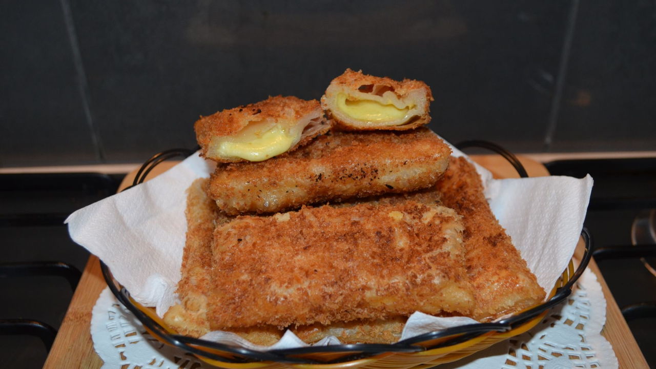 Kaassoufflé (Dutch Fried Cheese Pastry) - Southeast Asian Recipes ...