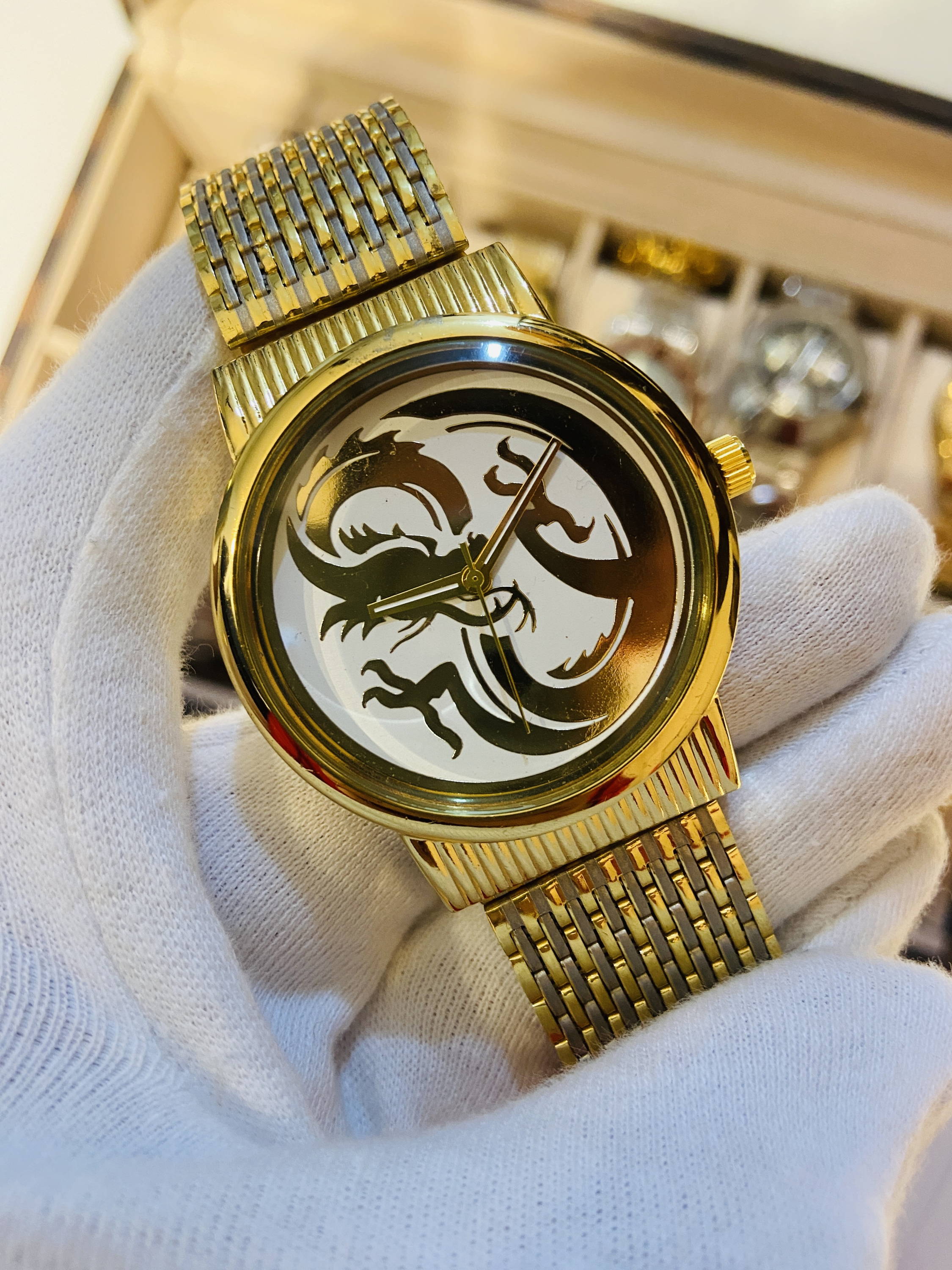 Dragon Sleek Watch