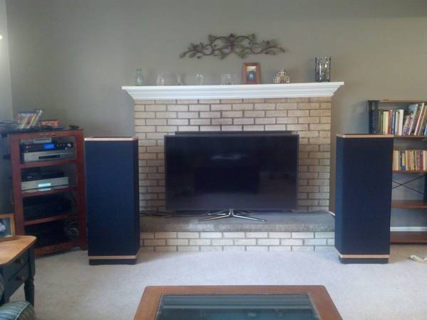 Gus main | Virtual Listening Room