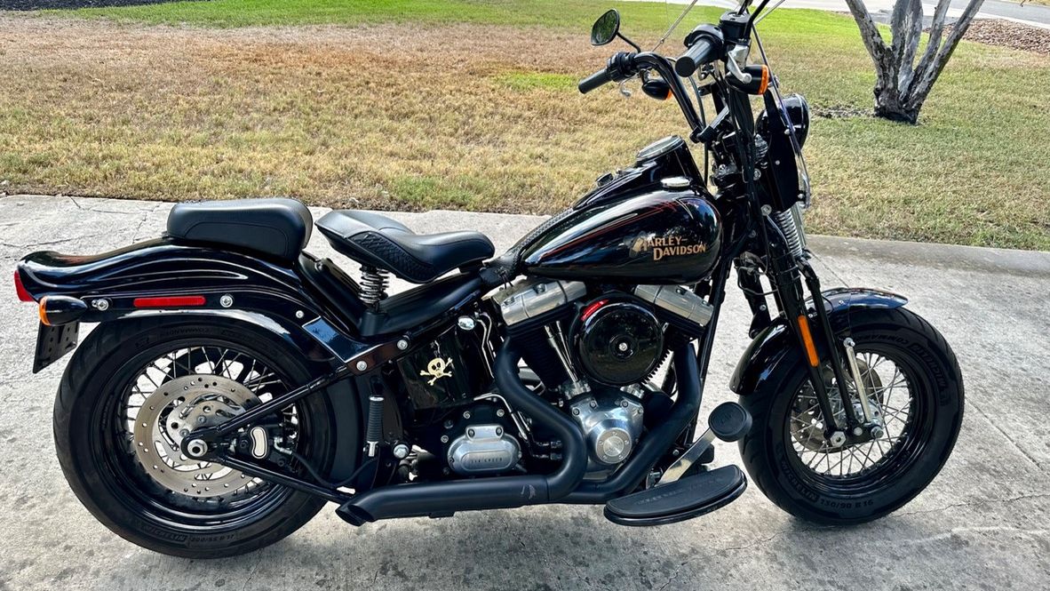 HARLEY-DAVIDSON FLSTSB SOFTAIL CROSS BONES (BLACK) for rent near Garden ...