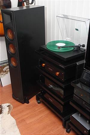 Dazed's Mid-Fi | Virtual Listening Room