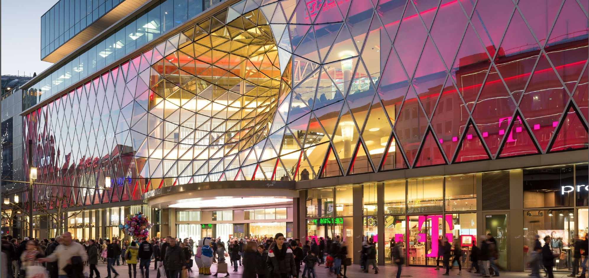 2nd Floor #19 @ MyZeil | We Are Pop Up