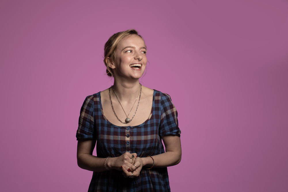 Holly Ludlow - British Comedy Guide