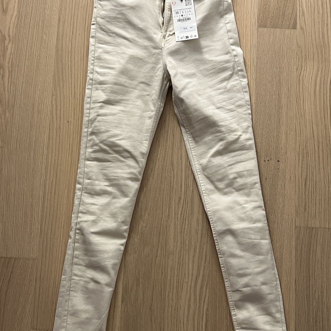 Zara Jeans - CHF 34.00 | Buy on marko