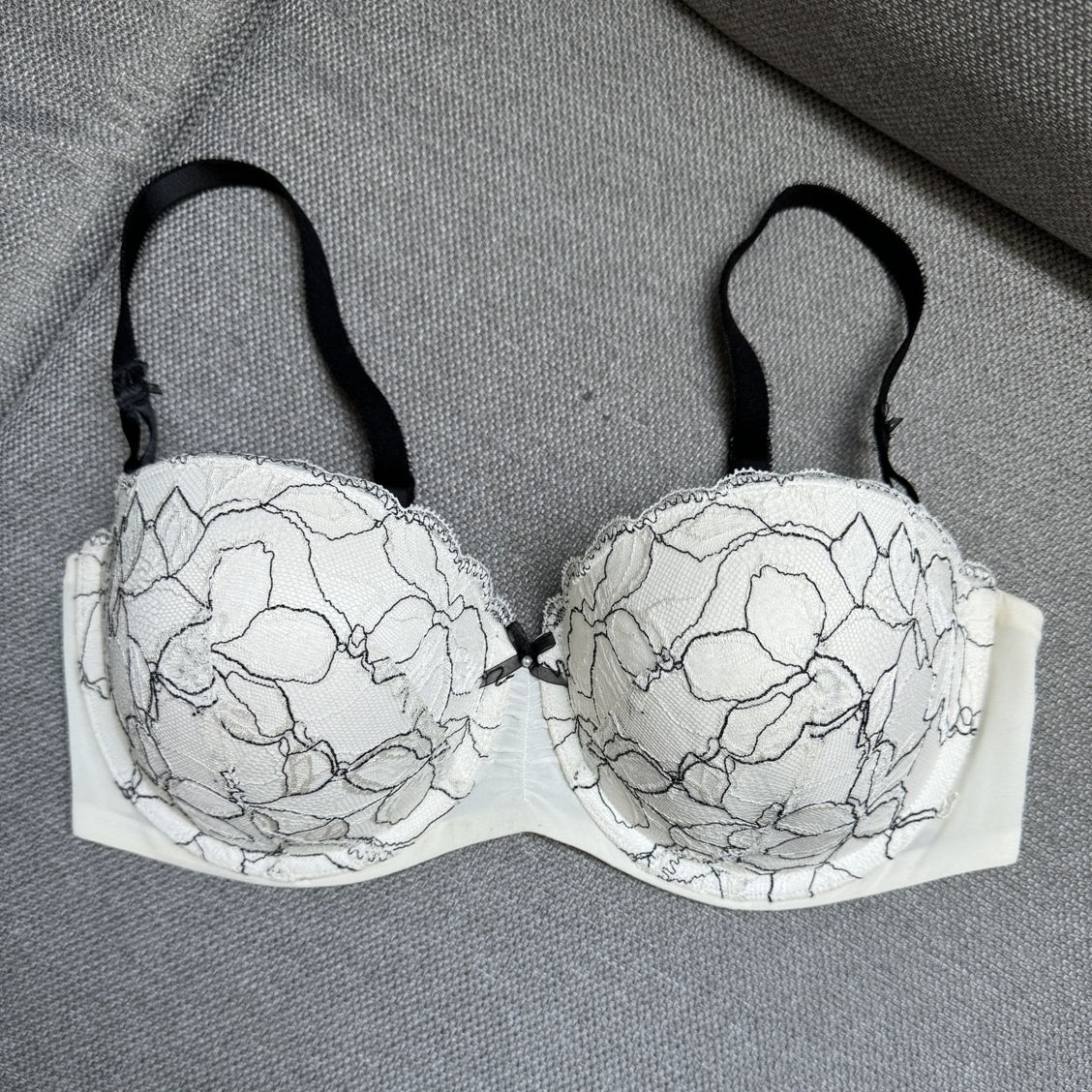White bra - 10,00 CHF | Kaufen bei marko