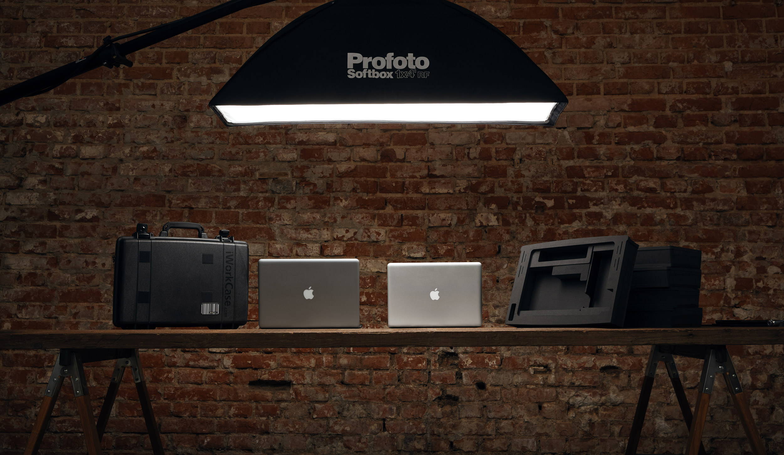 iWorkCase DigiCase DIT workstation for MacBook Pro