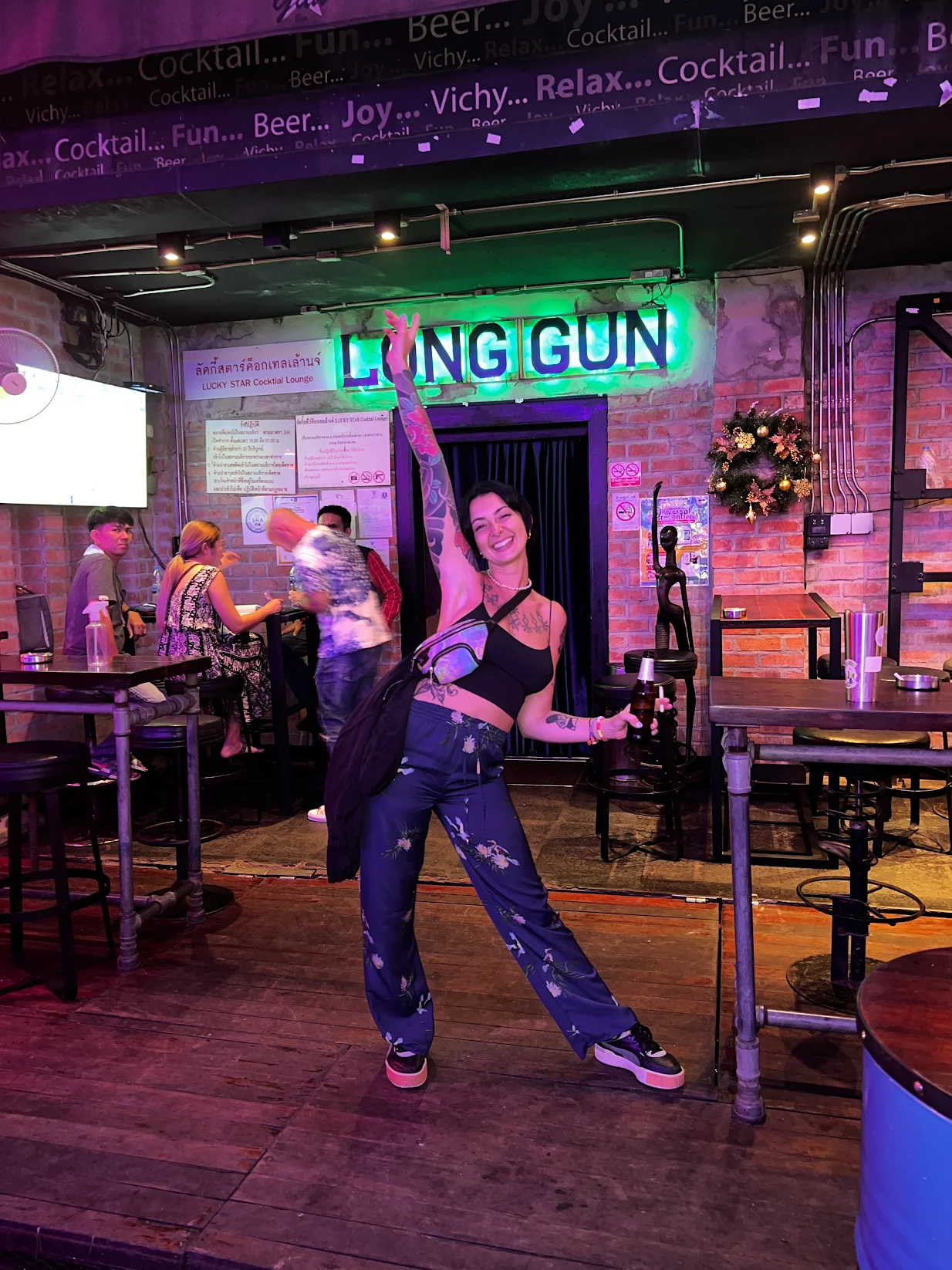 Long Gun Soi Cowboy Review - Free Ping Pong Show Go-Go Bar | WhereToBKK
