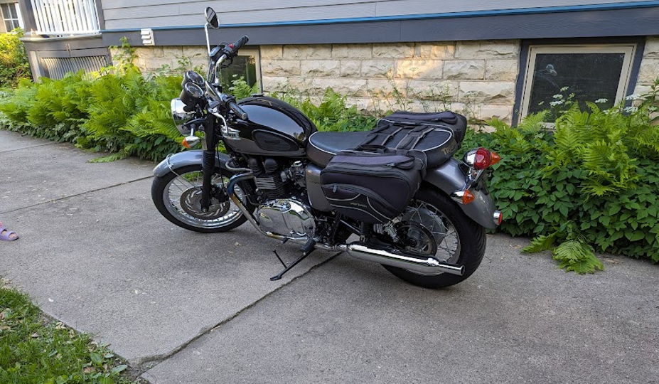 TRIUMPH BONNEVILLE T100 for rent near Fond du Lac, WI