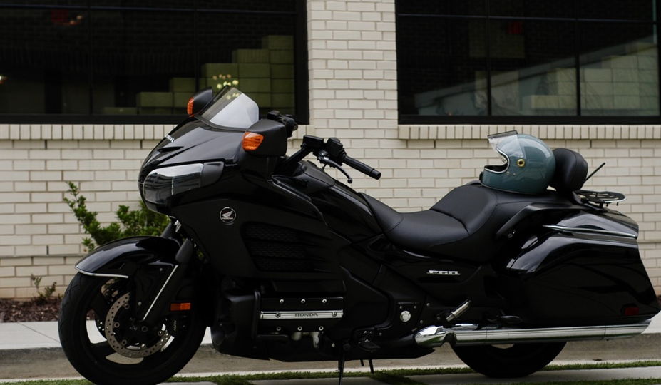 HONDA GL1800B GOLD WING F6B for rent near Alpharetta, GA