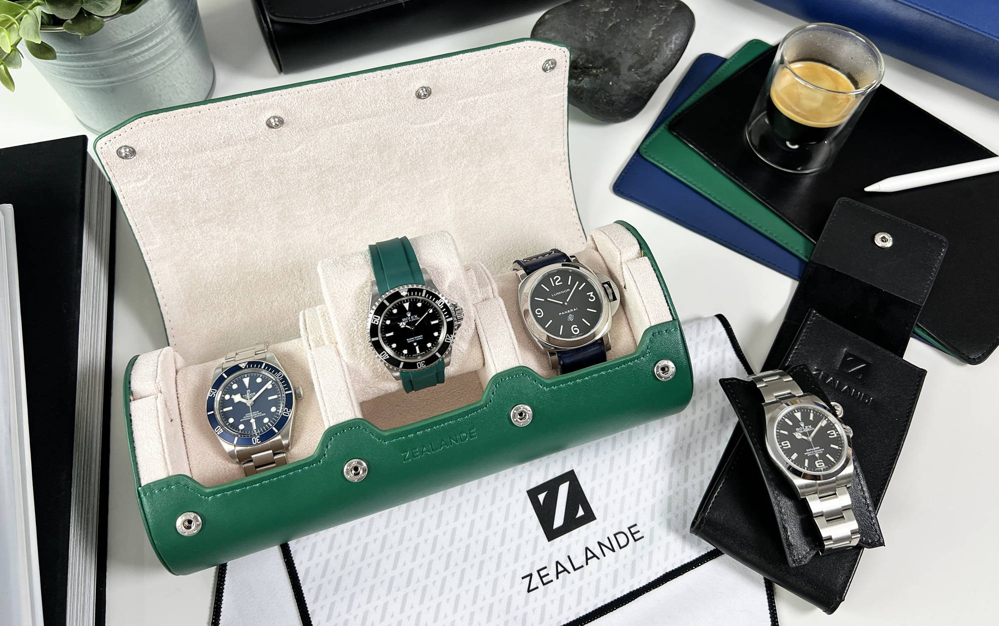 Our Green Leather Watch Roll : prestige and excellence