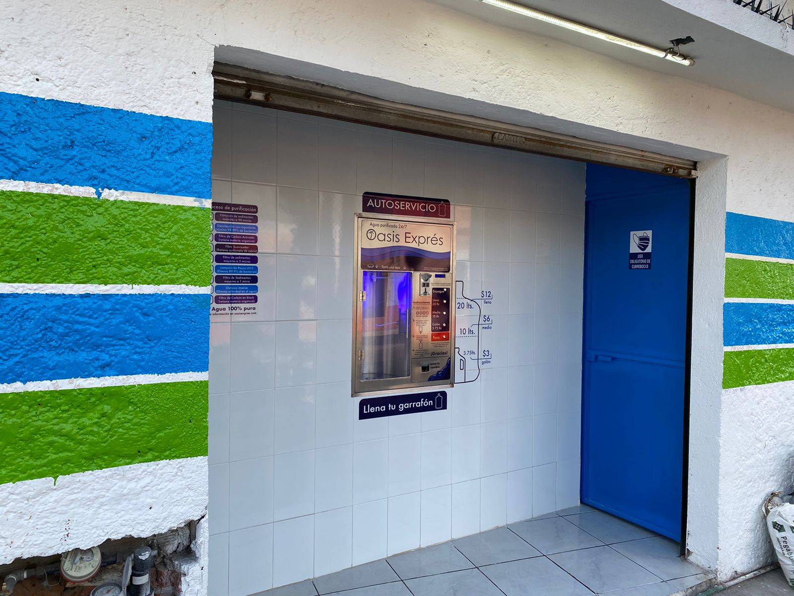 Ventana vending de autoservicio para garrafon - Oasis Exprés Clásico — Oasis Expres OEV200603G22