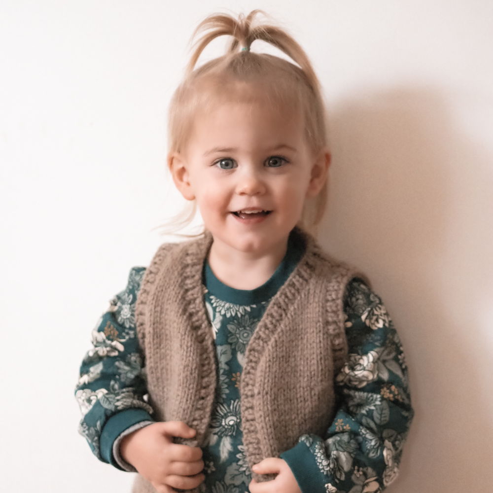 Sleeveless children's vest knitting pattern
