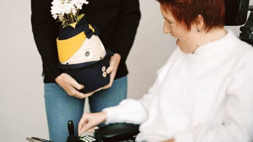 Zorgrobots verbeteren met echte mensen in langdurende zorg | ICT&health