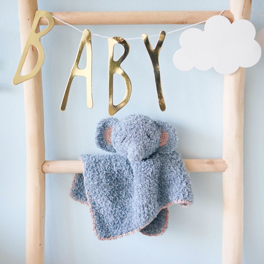 Sleeping Elephant - cuddle blanket crochet pattern