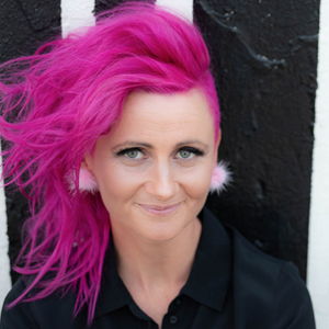 Lucy Bloom | bookingworldspeakers.com