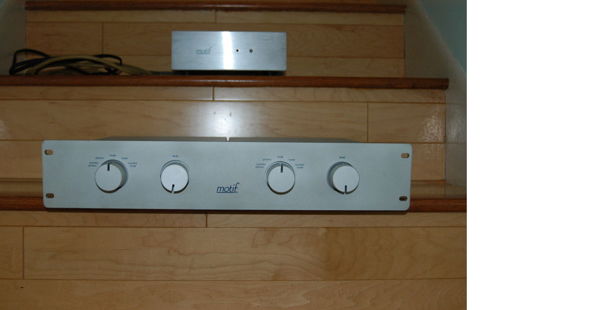 Conrad Johnson Motif MC7 Phono Preamp For Sale | Audiogon